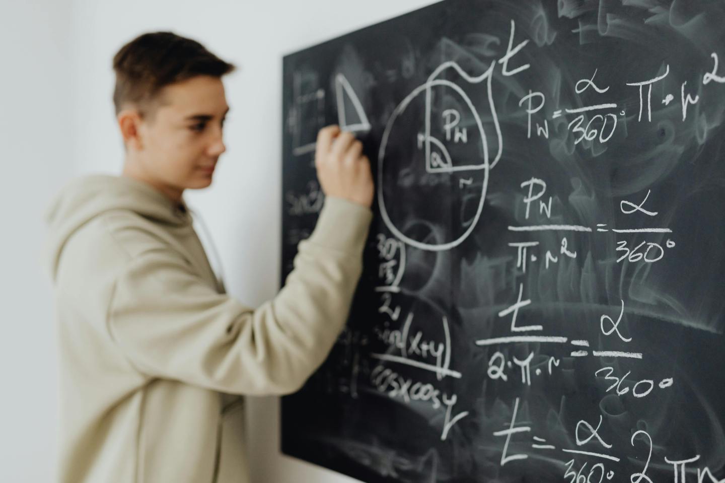 ¿Cuáles son las ramas de la ciencia y qué estudia cada una? – Sólo es ...
