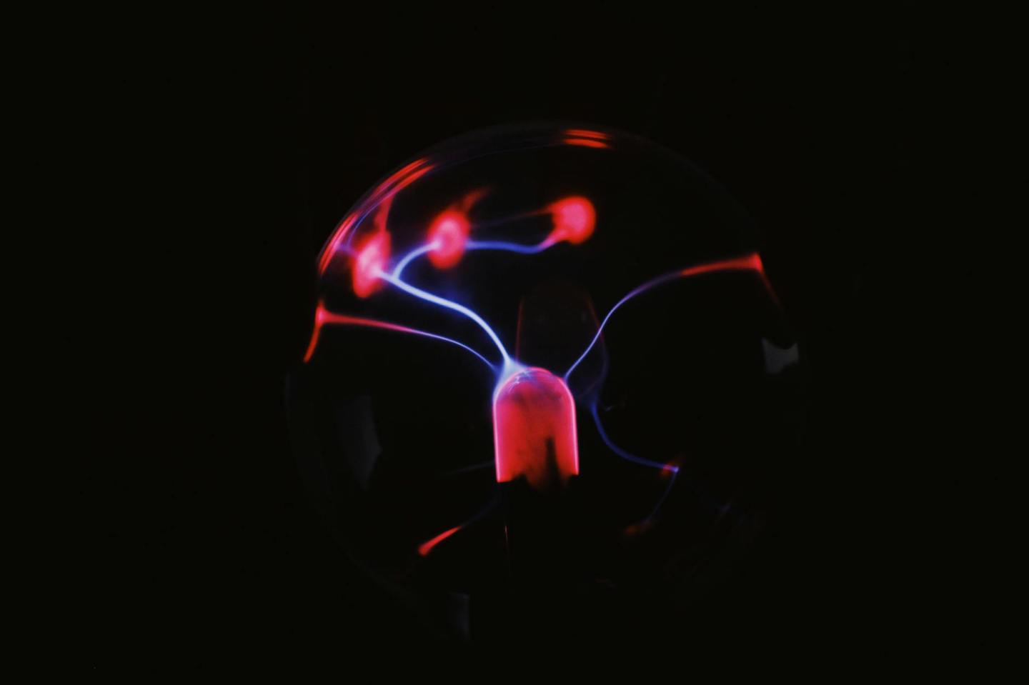 ¿Qué es el plasma? El cuarto estado de la materia explicado fácil ...